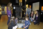eine Familie im Eifelmuseum