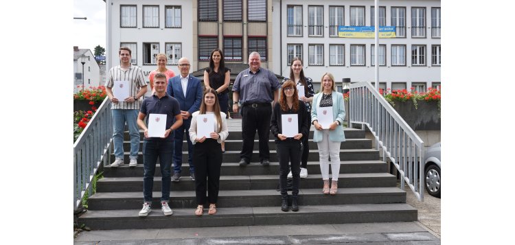 Beamtenanwärter beginnen ihre Ausbildung bei der Stadtverwaltung Mayen ...